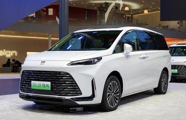 地位依然稳固！别克GL8家族7月首周销量2590+辆 GL8陆尚可加装冰箱