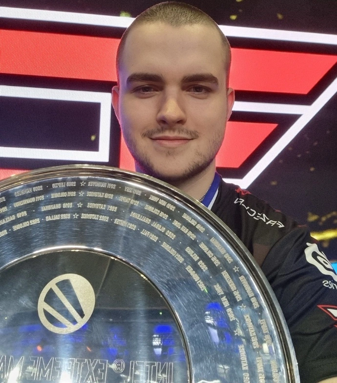 HLTV：FAZE官宣BROKY回归