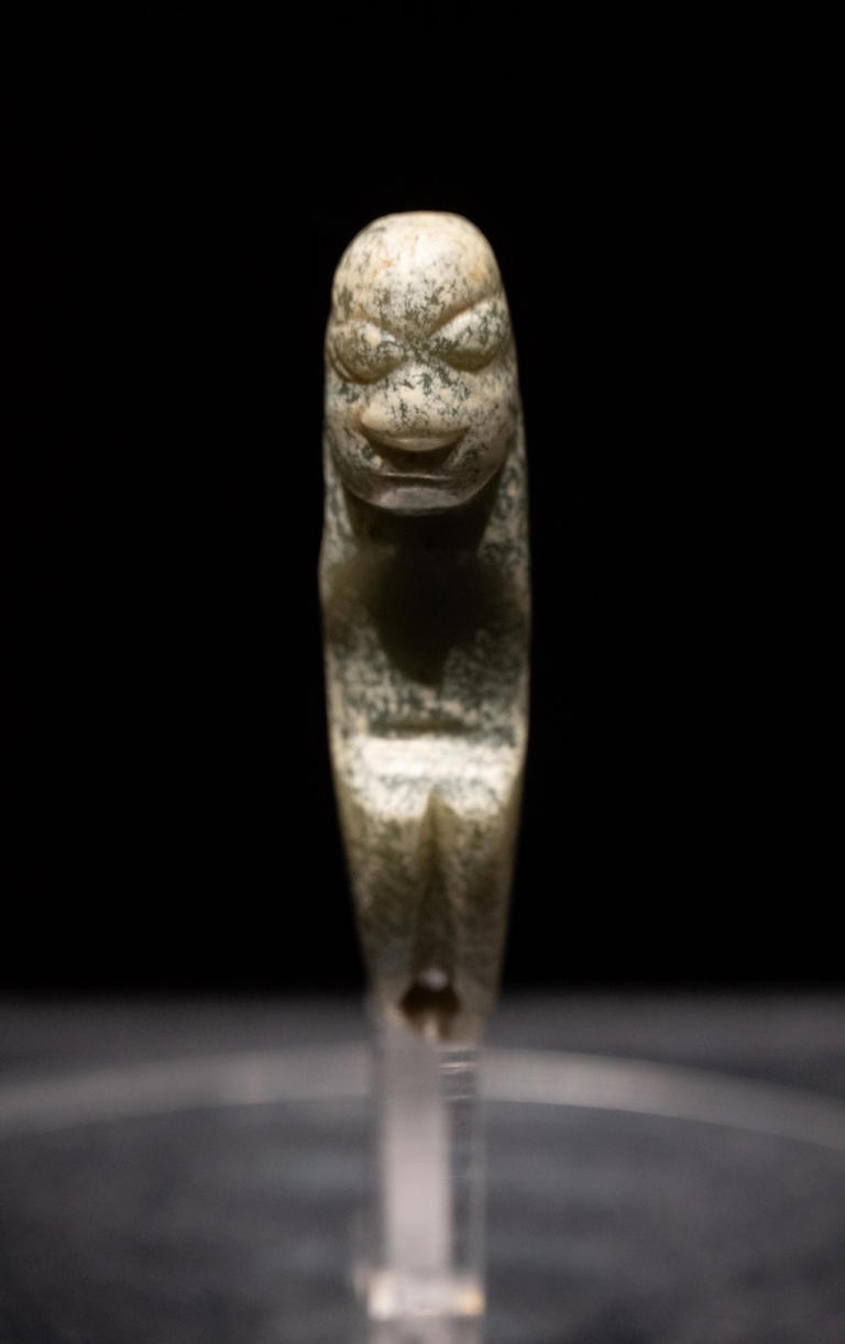 快来看精美的红山文物：玉猪龙玉凤女神头像……｜博物馆巡游