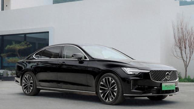 外交官首选VS经典商务范，沃尔沃全新S90比奥迪A6L更懂时代精英