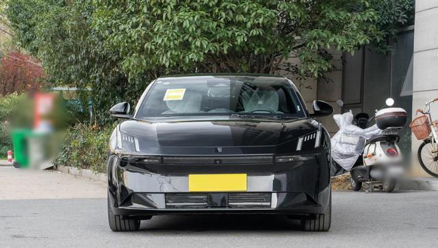 3.5秒破百，配800V快充，纯电续航702km，解读2025款领克Z10