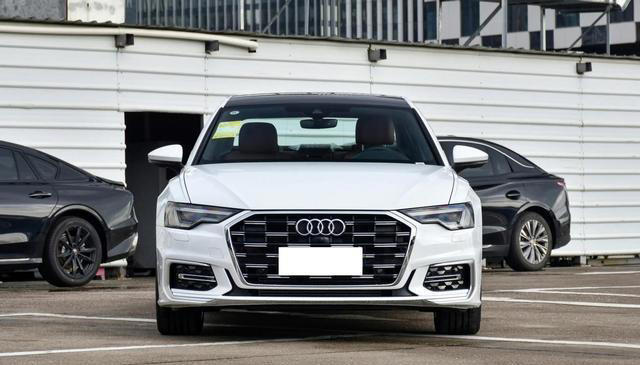 外交官首选VS经典商务范，沃尔沃全新S90比奥迪A6L更懂时代精英