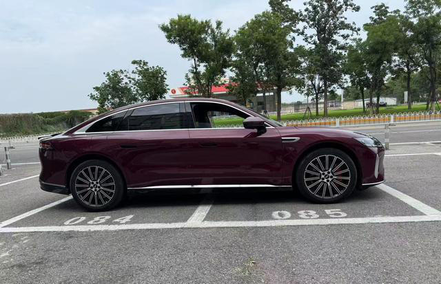 权益后13.99万的风云A9L上市，星耀8和比亚迪汉DM有压力吗？