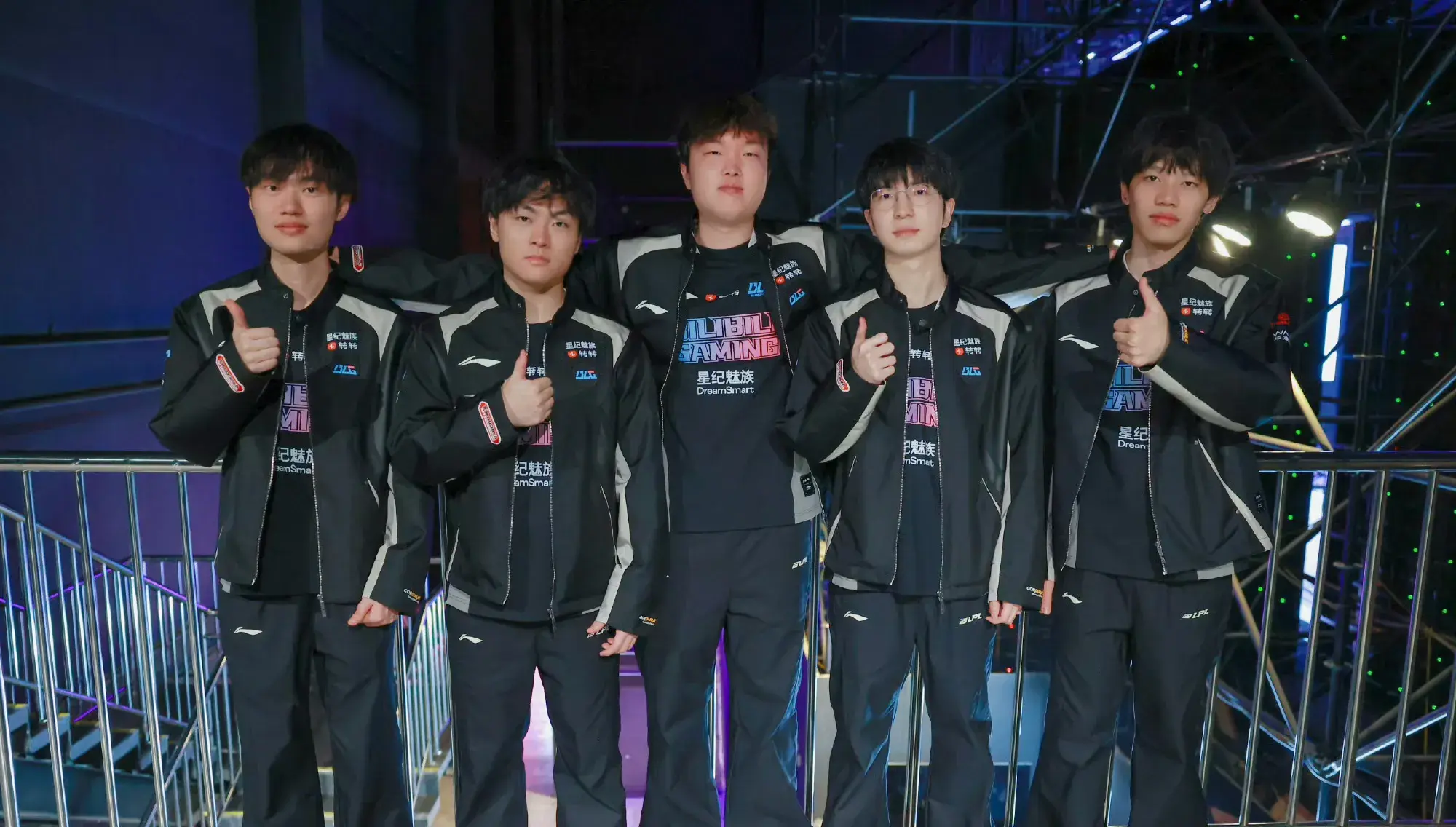 海外网友热议AL 3-0 BLG: ON彻底发狂了！Bin打出了身败名裂的发挥