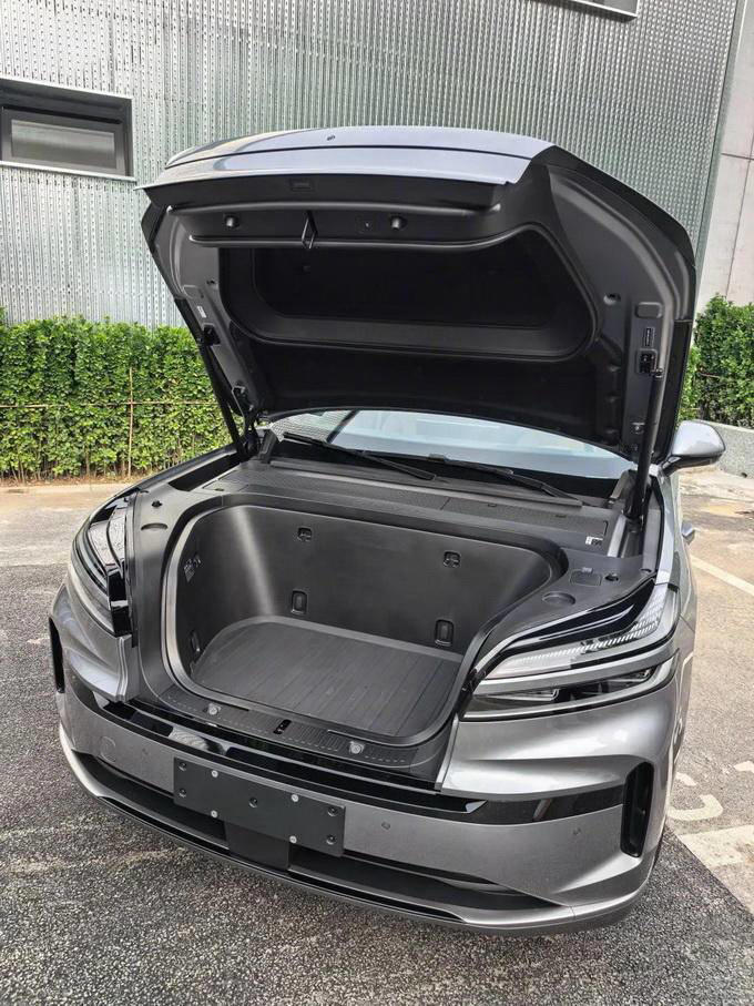 5米1大六座+598马力+空气悬架，乐道L90要把理想L9拉下神坛？