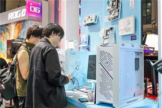 ROG参展BW 2025，焕新升级太阳神机箱实力出圈，开启电竞新体验
