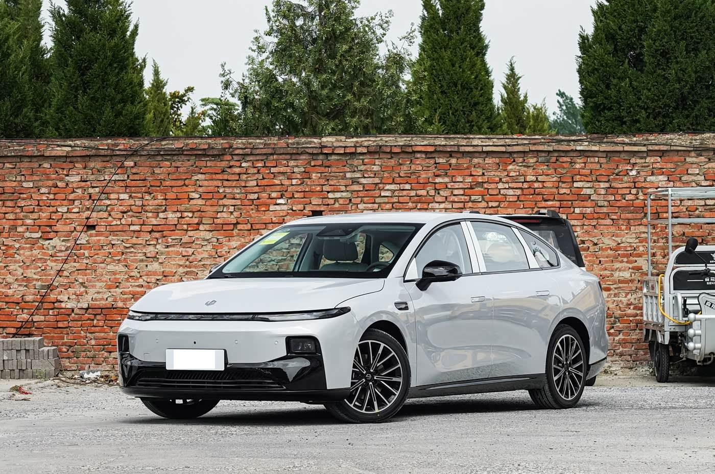 全新纯电轿跑版“理想”即将上市！预售10.58万起，续航达650公里