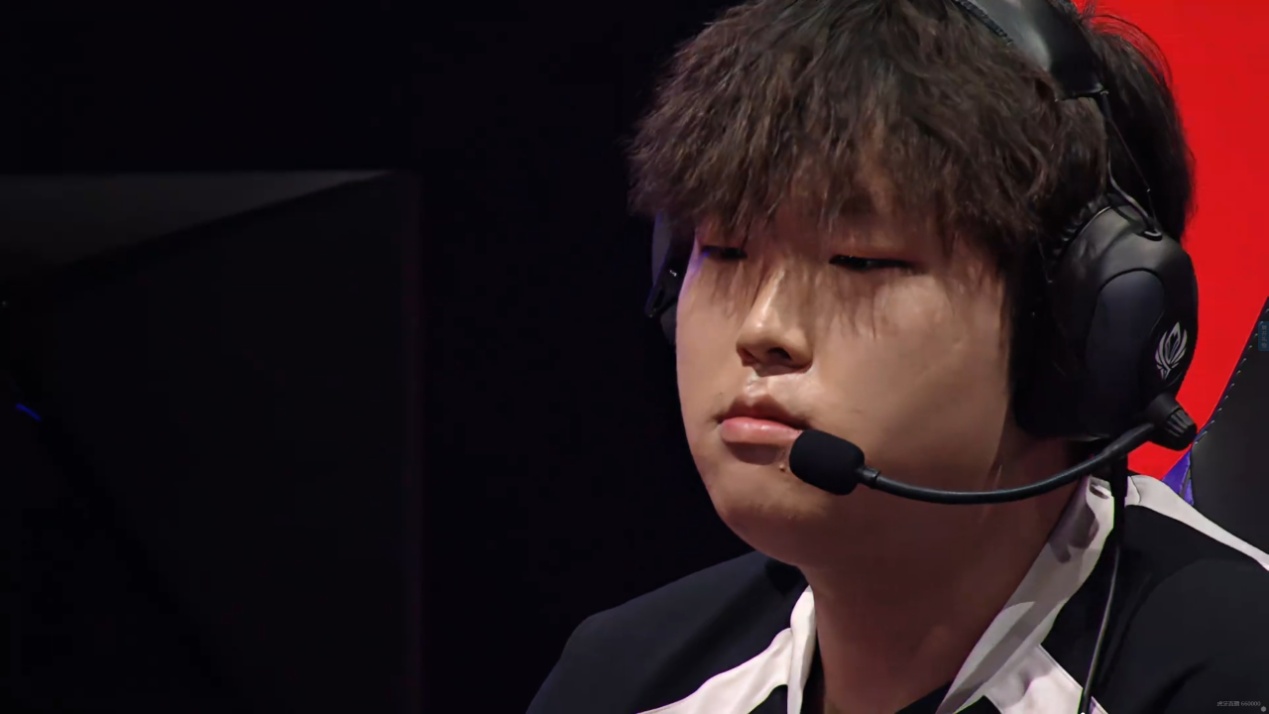 LPL内战名场面！BLG完美开团，AL瞬间逆转Tarzan超神