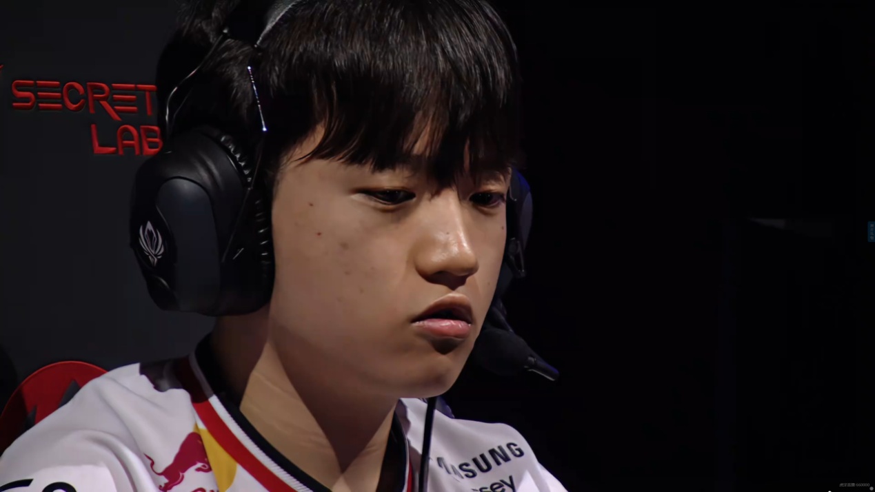 LPL战神登场！Tarzan赵信杀红眼，Faker开团白给