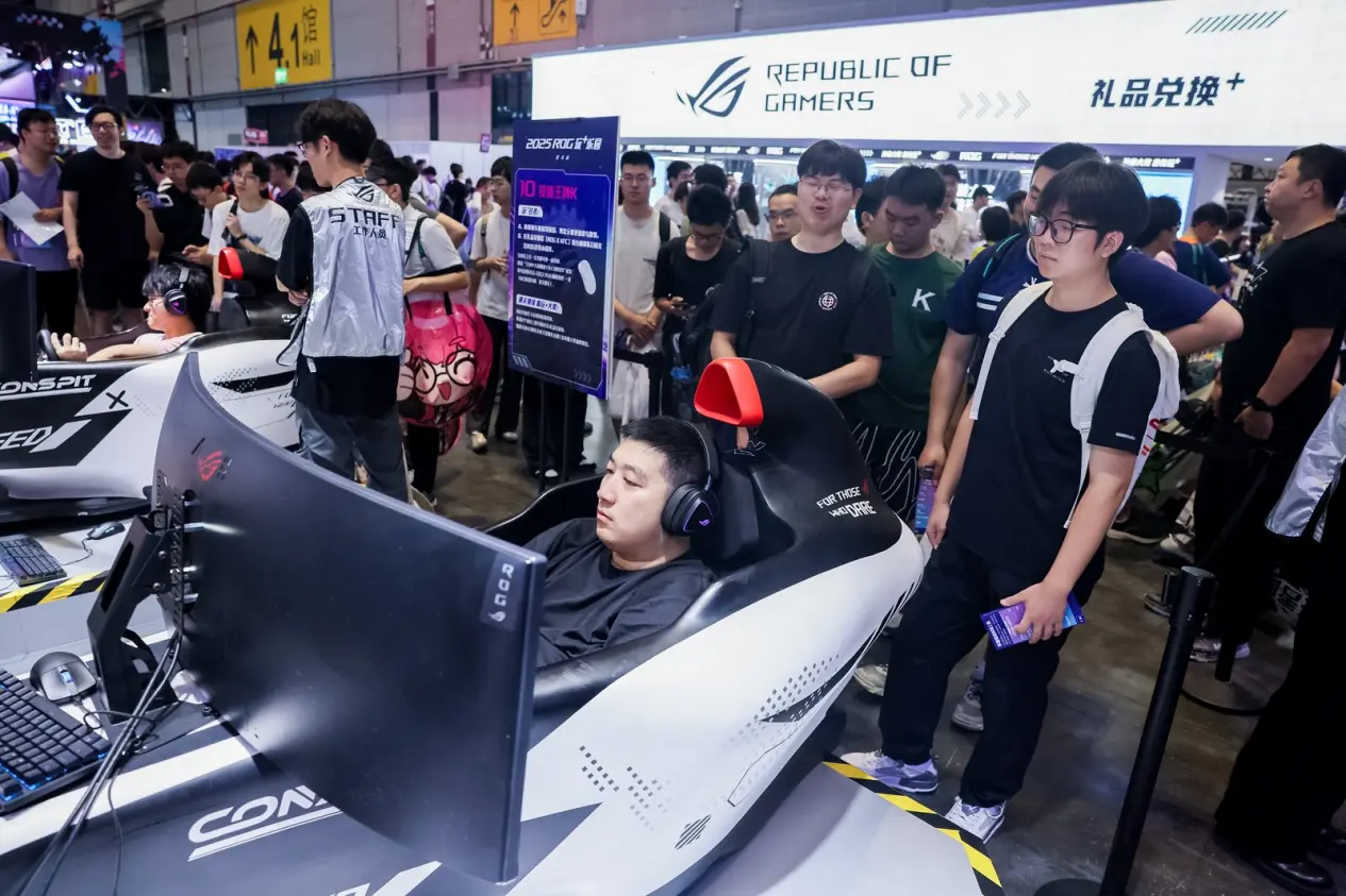 BW2025信仰集结，ROG玩+乐园引爆次元狂欢