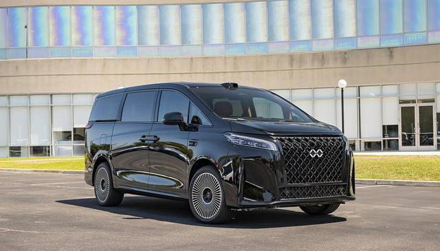 实拍法拉第未来FX Super One 定位中大型MPV 四座／六座／七座可选