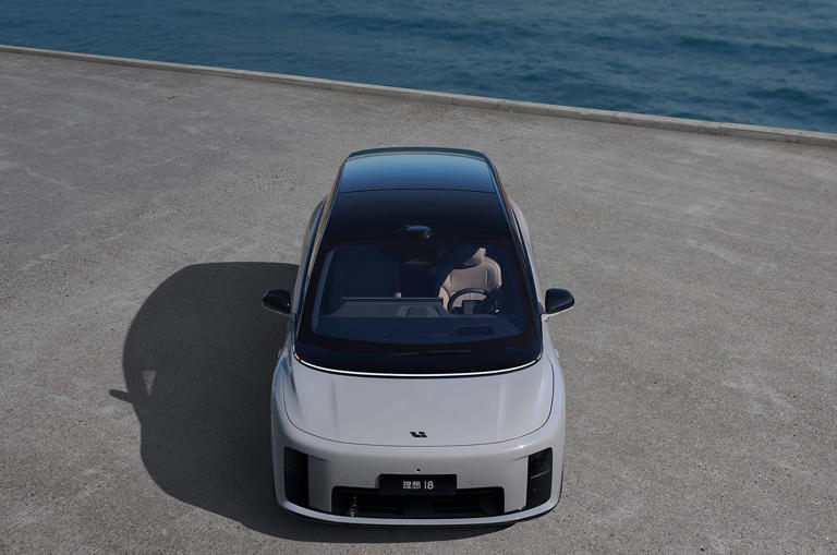 针对性很强，特斯拉前脚发布model YL，理想就开启i8预售！