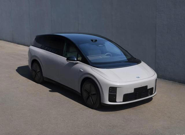 800V+5C快充，理想i8来袭，对标小米YU7有多少胜算？