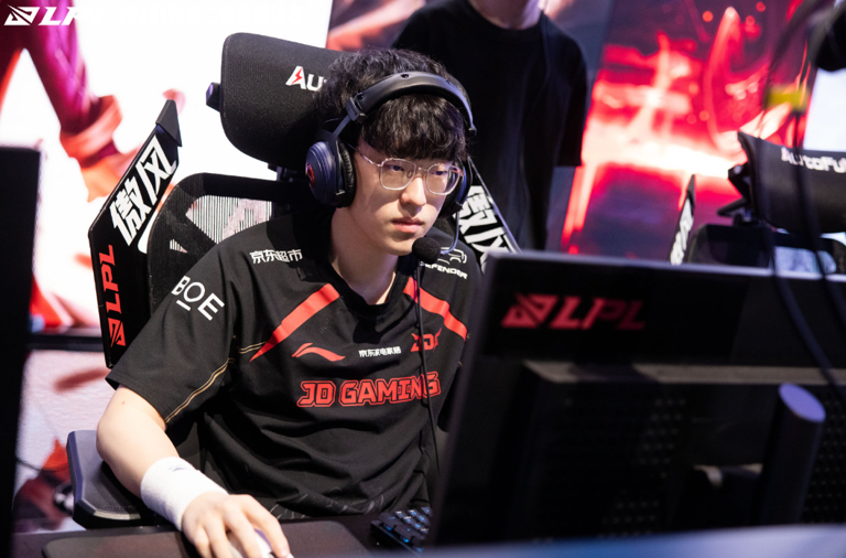 第三赛段“全神班”能否崛起？iG将分别对阵WE、JDG