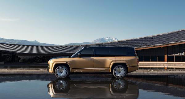 仰望U8L鼎世版开启预售 中国风外观设计 售价130万