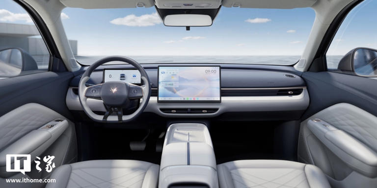 北汽极狐 T1 官方首秀：A0 级纯电小车，8 月下旬预售