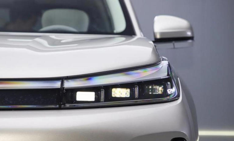 大六座SUV吉利银河M9，25万级别，冲乐道L90来