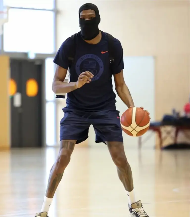 队记Kelly Iko：队友称杜兰特为“黑豹”---面具下的领袖图腾