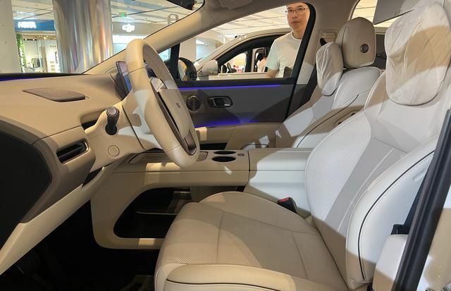 简单试驾理想i8，suv的定位mpv的空间轿车的舒适性