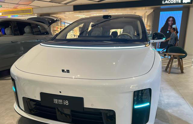 简单试驾理想i8，suv的定位mpv的空间轿车的舒适性