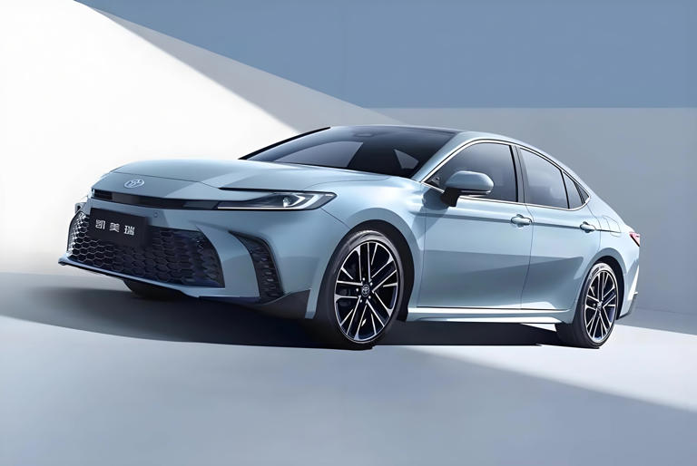 2026款凯美瑞上市，运动Lite版19.18万起，智能驾驶升级成亮点