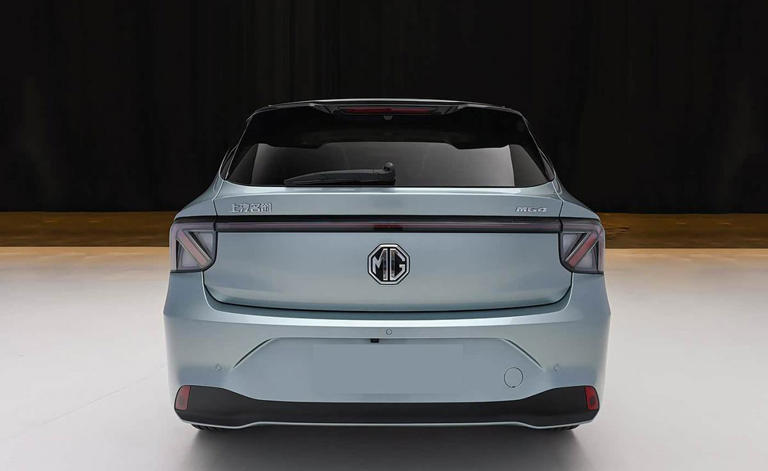 太卷了！车长4395mm，续航437／530km，新款名爵MG4预售7.38万起