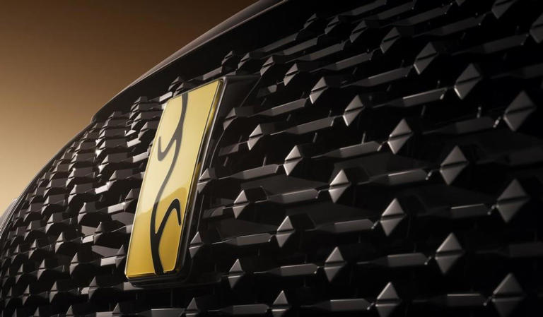 仰望U8L鼎世版预售130万，以“鼎级审美”登上全球豪华舞台！