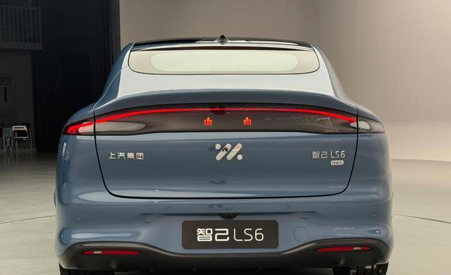 增程车的最终形态？智己新LS6用66度电池+800V，纯电续航450km