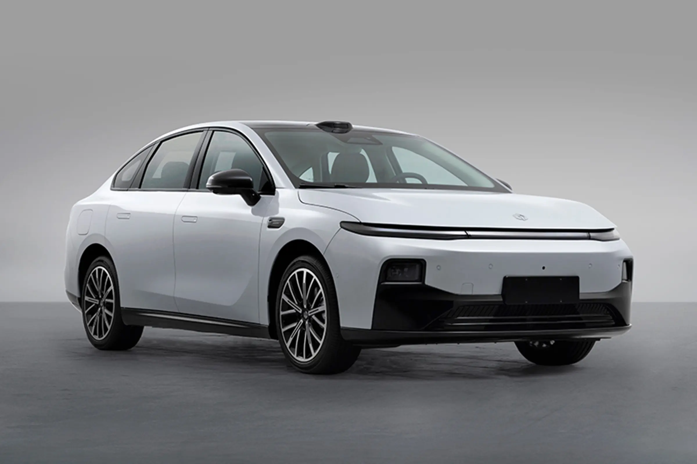 零跑B01 8.98万起售：6款配置车型究竟该如何选择？