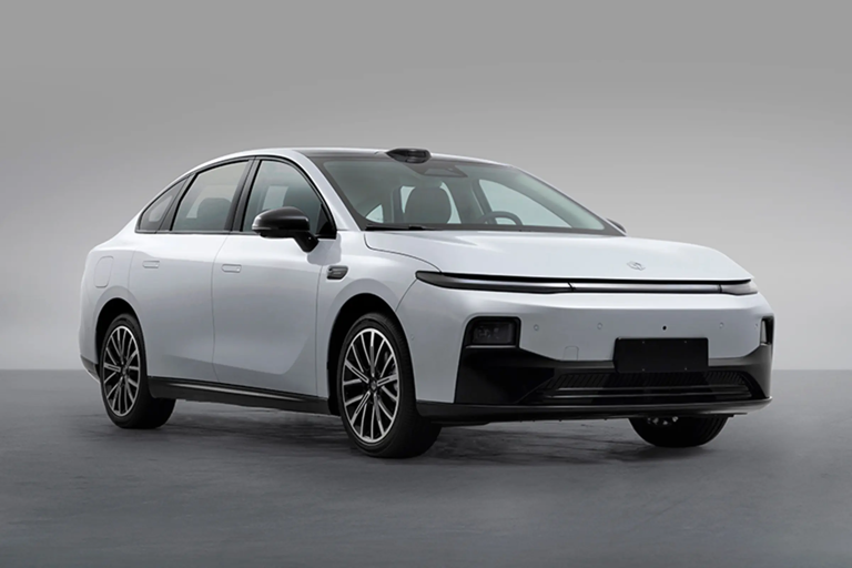 零跑B01 8.98万起售：6款配置车型究竟该如何选择？