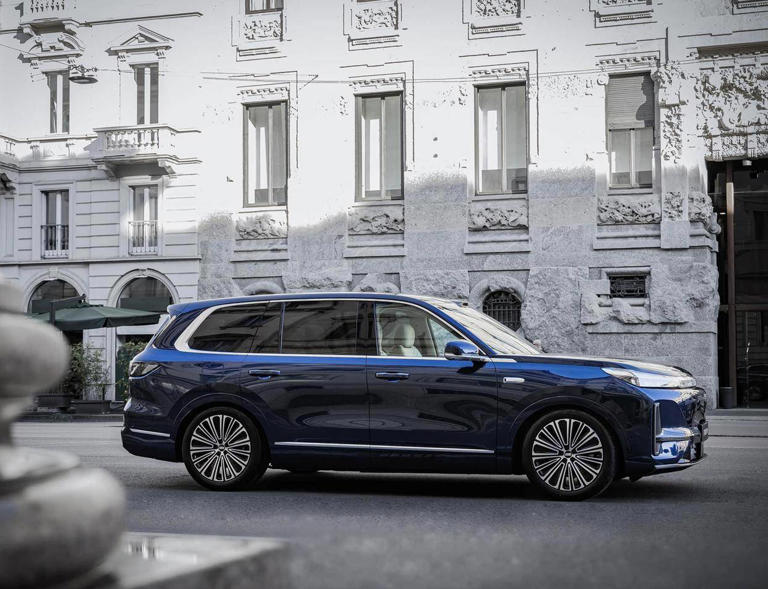 吉利银河M9：旗舰SUV新标杆，5.2米车长续航超1500km