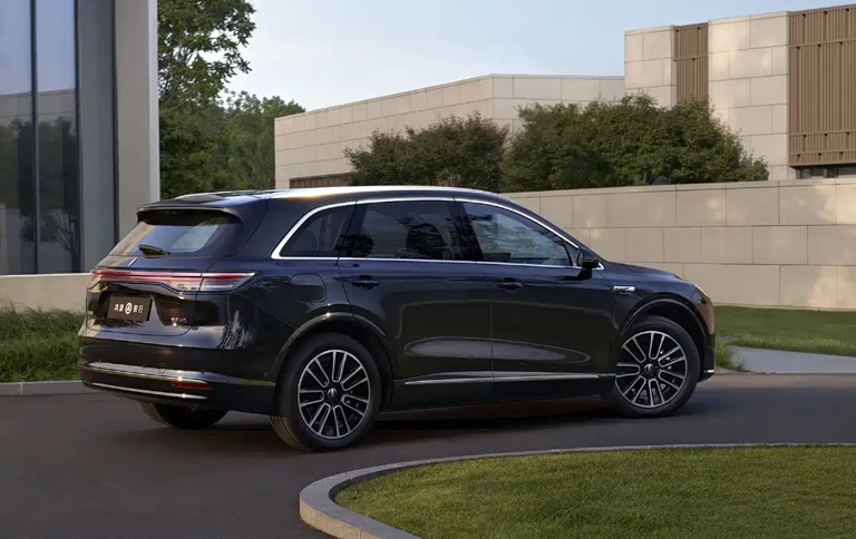 尚界H5续航信息来看，纯电版最高655km，还有增程版可选