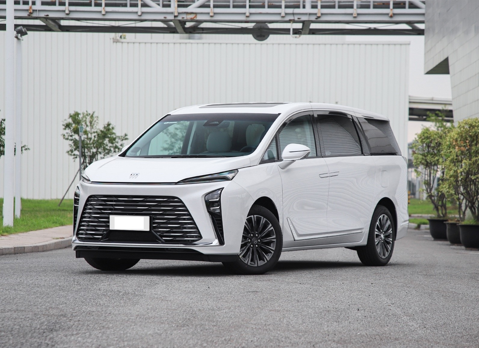 全新别克GL8陆尊，搭载全新“真龙”插混Pro系统