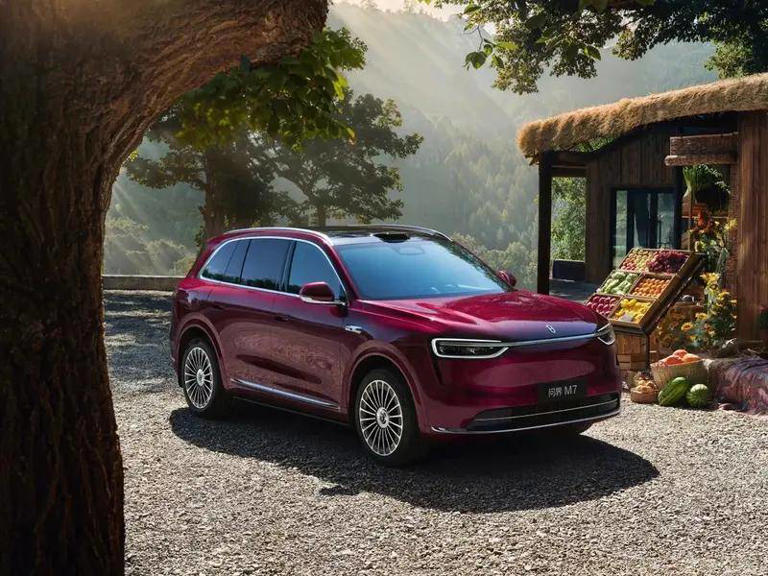 全新问界M7官图抢先看！9月正式发布，设计向M9/M8靠拢