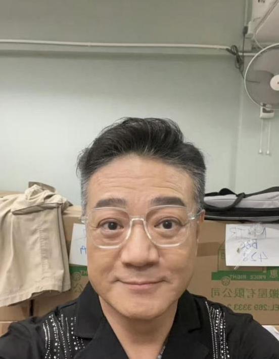 67岁老戏骨离开27年老东家，却因体检捡回一命，他还能回TVB吗？