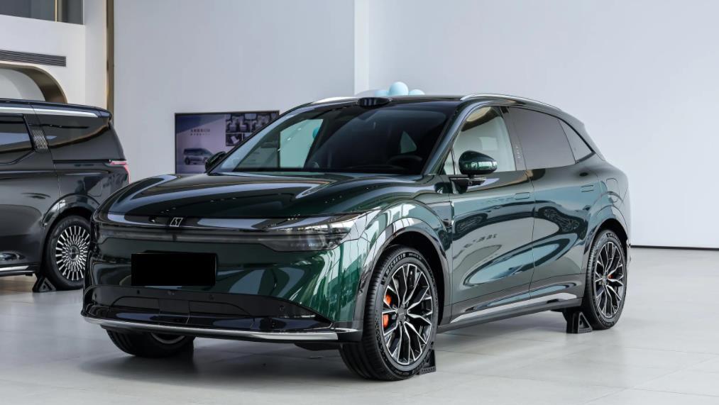 体验极氪7X，安全性出众，但短板也比较明显