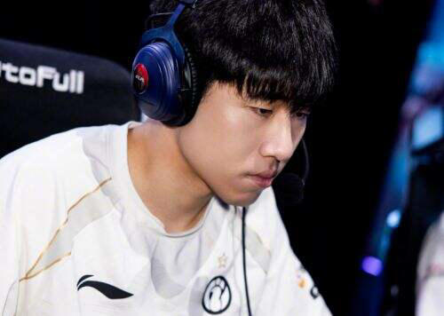 FPX终结连败爆冷横扫iG!Wei惨遭回旋镖，Gala状态低迷引争议