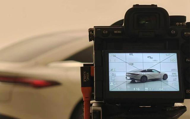 别克至境L7实车曝光 配Momenta辅助驾驶 综合续航超1400km