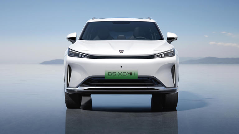 颠覆传统！荣威D5X DMH成10万级混动SUV新标杆！