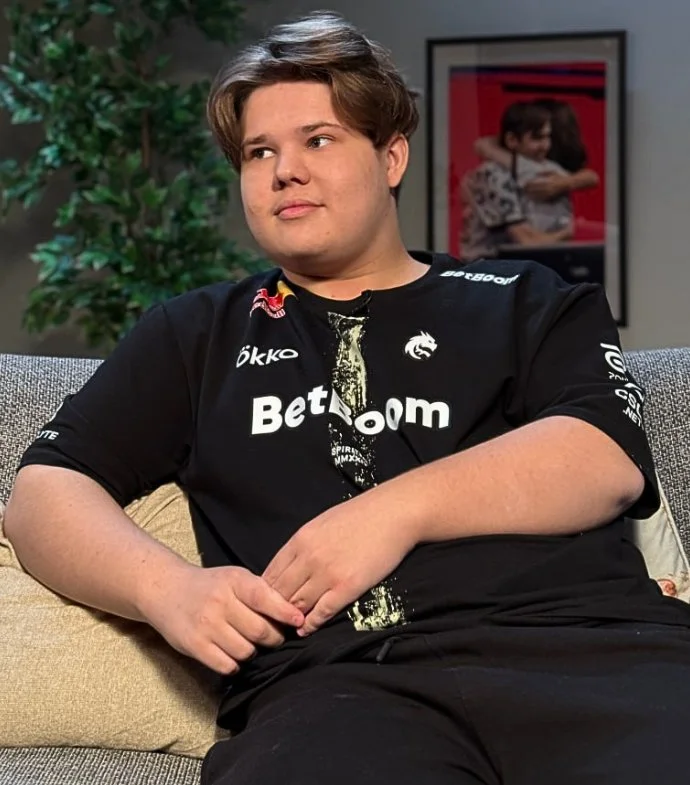 donk解释为何选择zweih作为自己HLTV的推荐人选