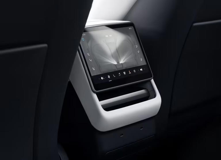 特斯拉 Model Y L 正式上市：六座布局、续航 751 公里，33.9 万元起