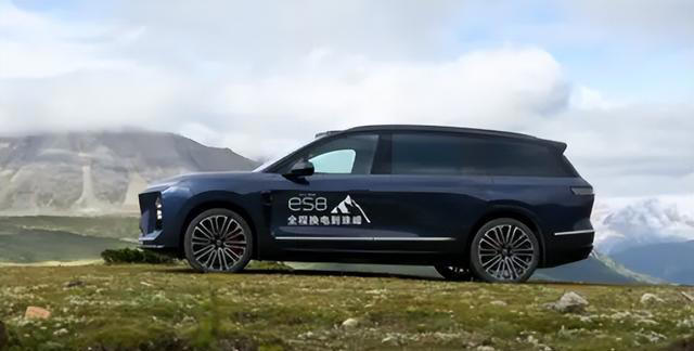 蔚来ES8彻底换代！车长5280mm，配900V平台+3激光雷达，参数拉满