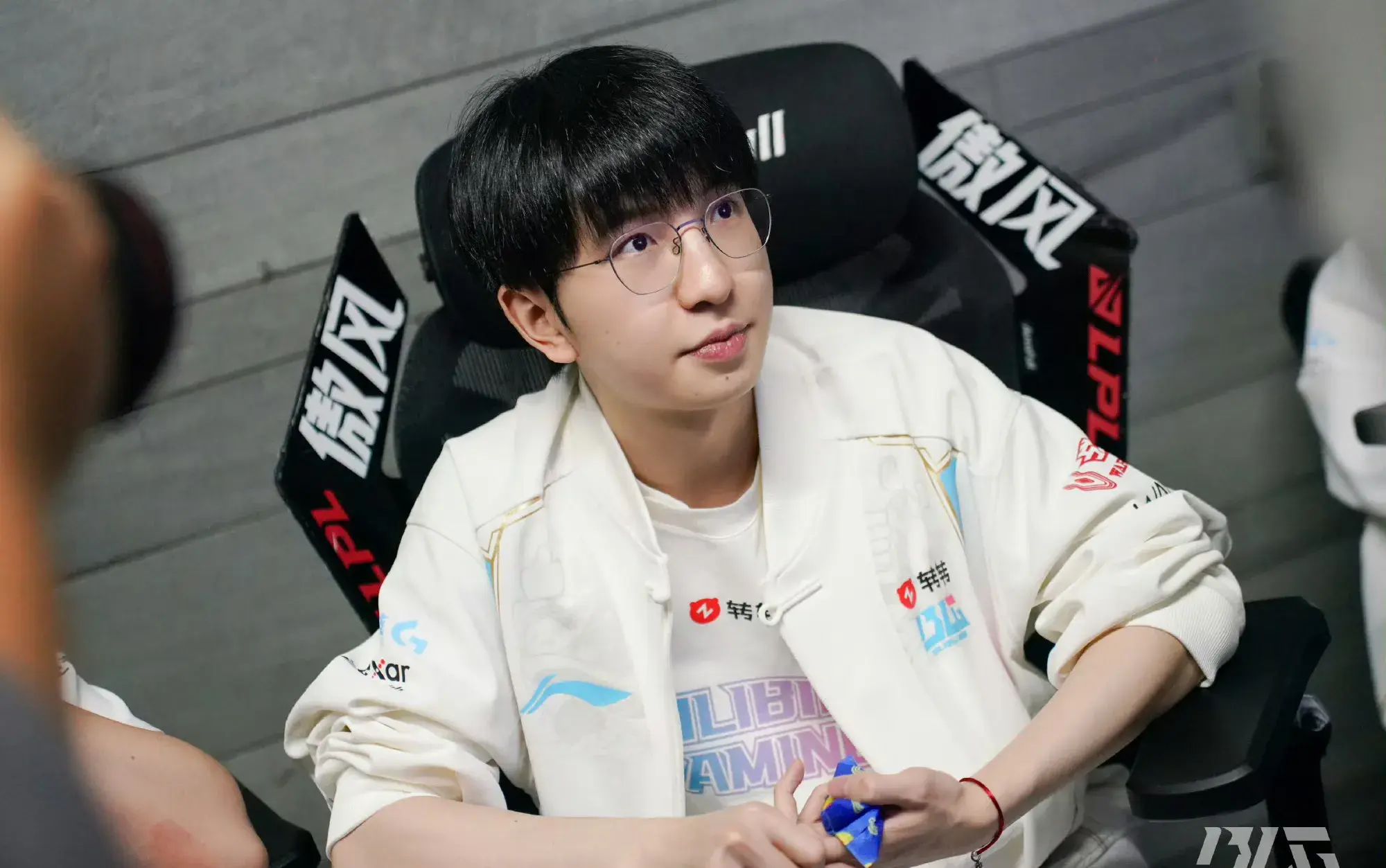 ELK回应小丑事件引群嘲！Faker替补惨遭斩杀，IG粉丝抗议LPL联盟