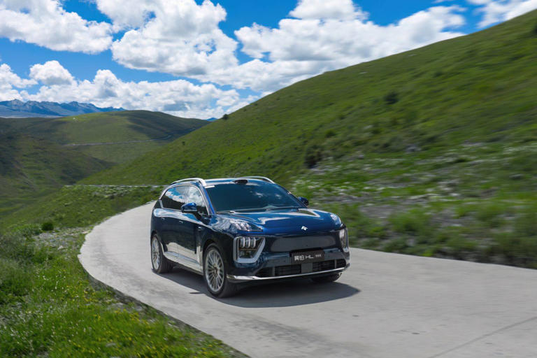 理想 L8 的配置卖 L6 的价格，昊铂 HL 增程版 26.98 万元起售，纯电续航 350km