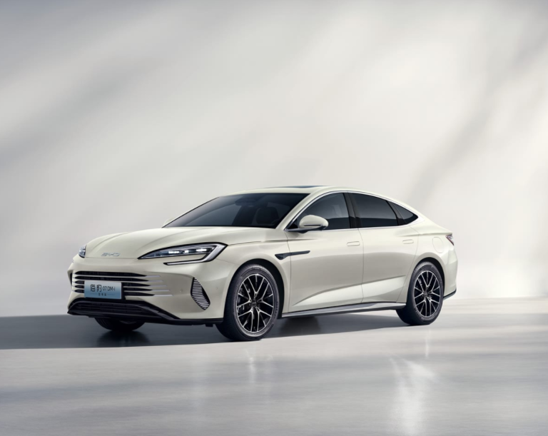 新款比亚迪海豹 07 DM-i 亮相！网友：续航要被风云 A9L 按在地上打