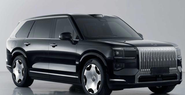 三电机混动系统+70度6C混动电池，极氪9X实车图曝光！