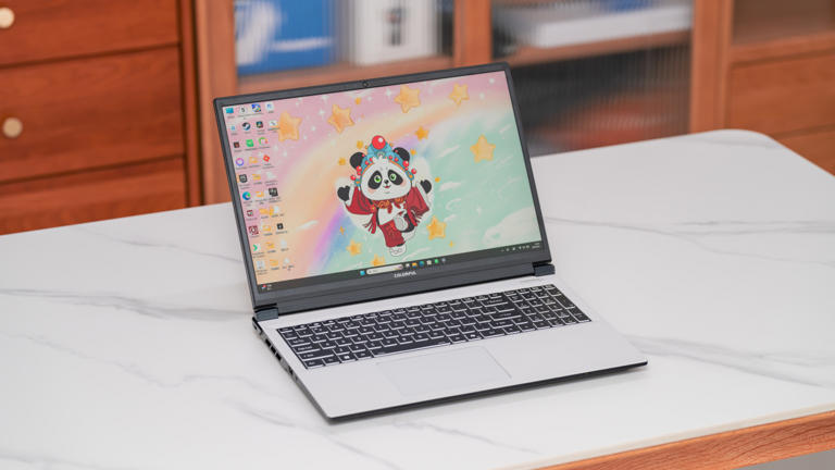 DLSS 4 帧率翻 4 倍！七彩虹隐星 P16 Pro 熊猫本 RTX 5060 实测