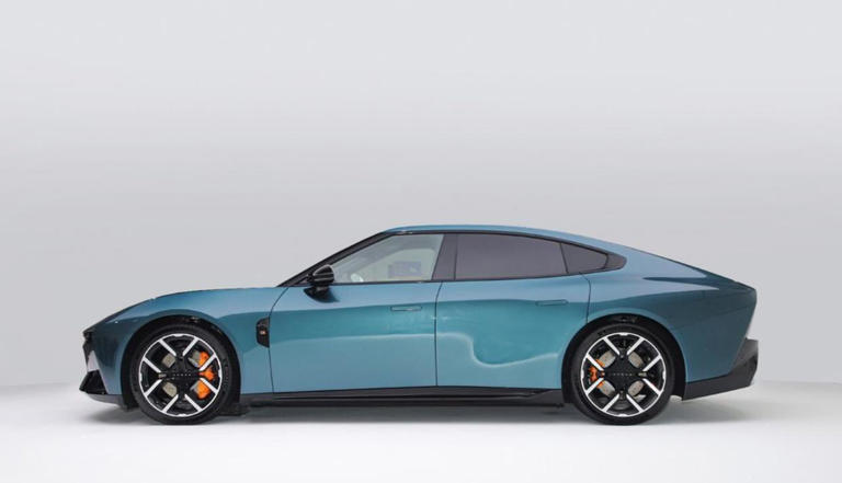 大订单过万，全新小鹏P7造型是亮点，能复制小米SU7的成功？