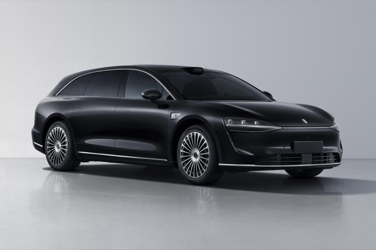 华为系新车下饺子！8大新车打满20-50万市场，余承东要给车圈上强度了