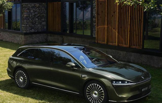 高颜值旅行车，车长5160mm，4颗激光雷达+零重力座椅，续航801km